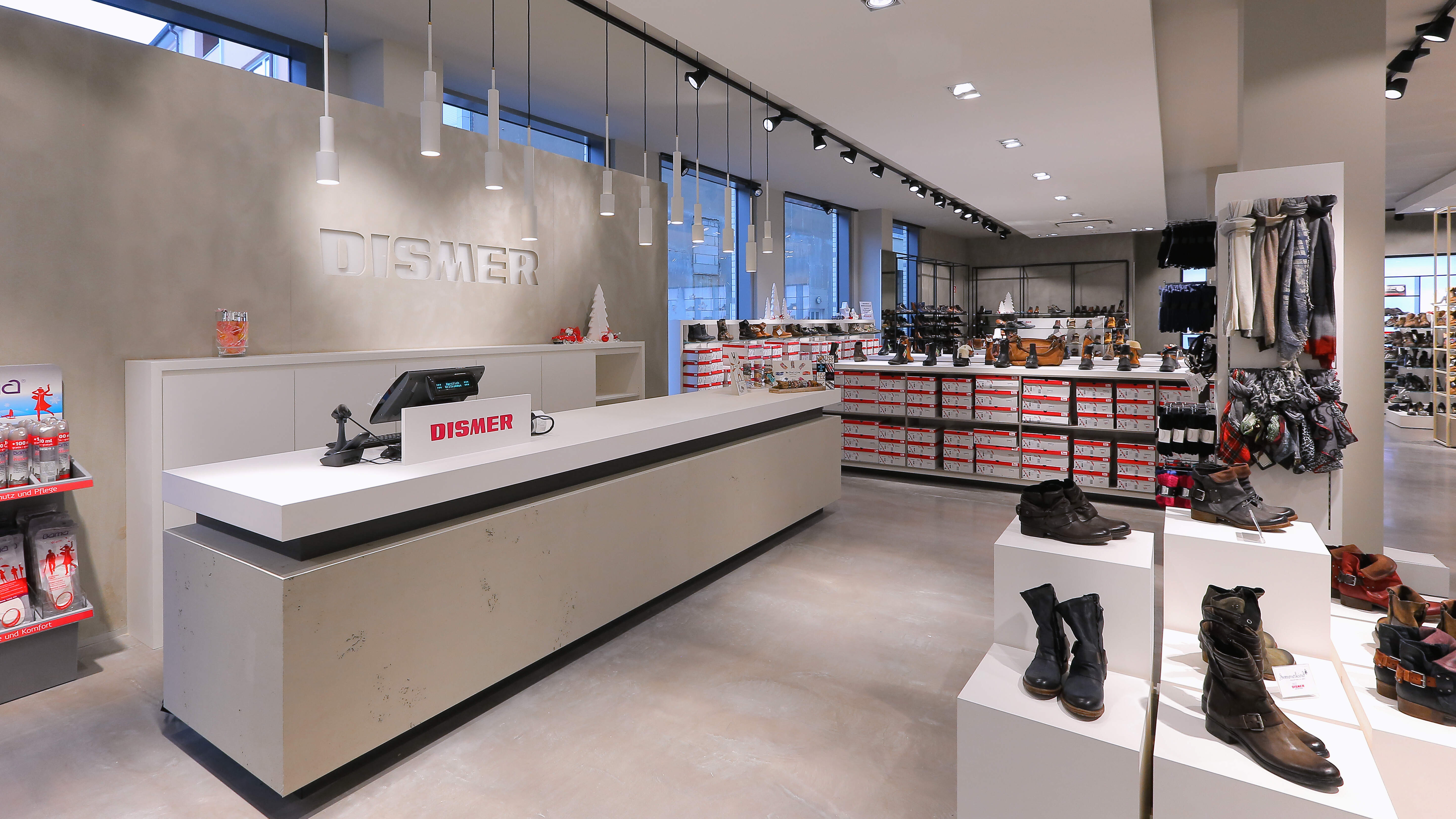 Schuhhaus Dismer – Ihr Schuhhaus des Vertrauens vor Ort und Online!